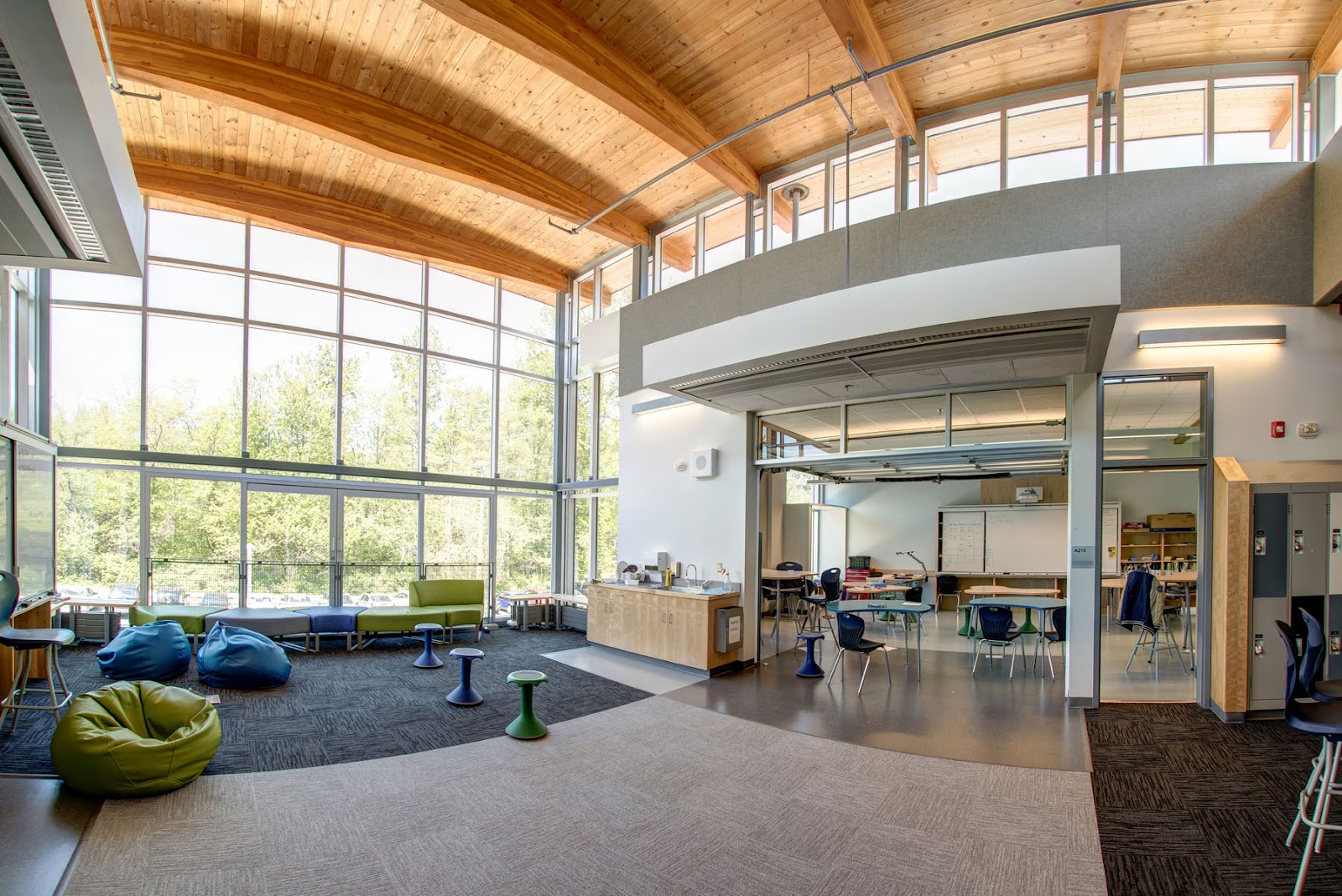 How Smart Glass Boosts Student Focus in Open-Plan Learning Commons ...